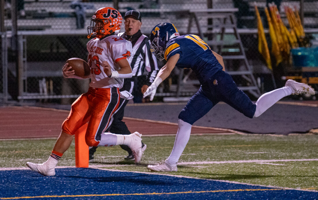 Dathan Tyson catches 16 passes as Shore defeats Montoursville at ...